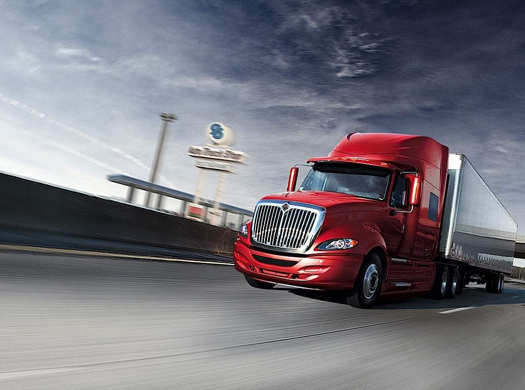 Un camionero experto revela cuál es el mejor camión del mundo ...